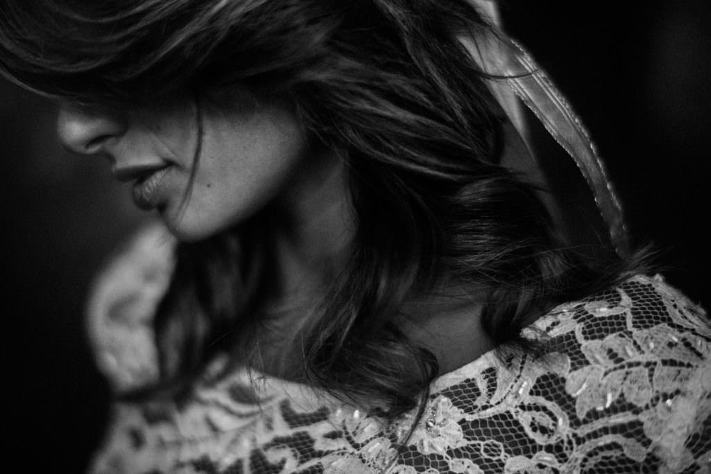 Romantic and intimate wedding portrait session in Italy