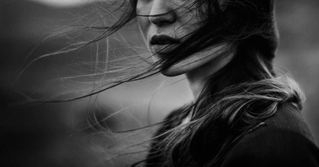 Emotional portrait photography - Feeling the wind